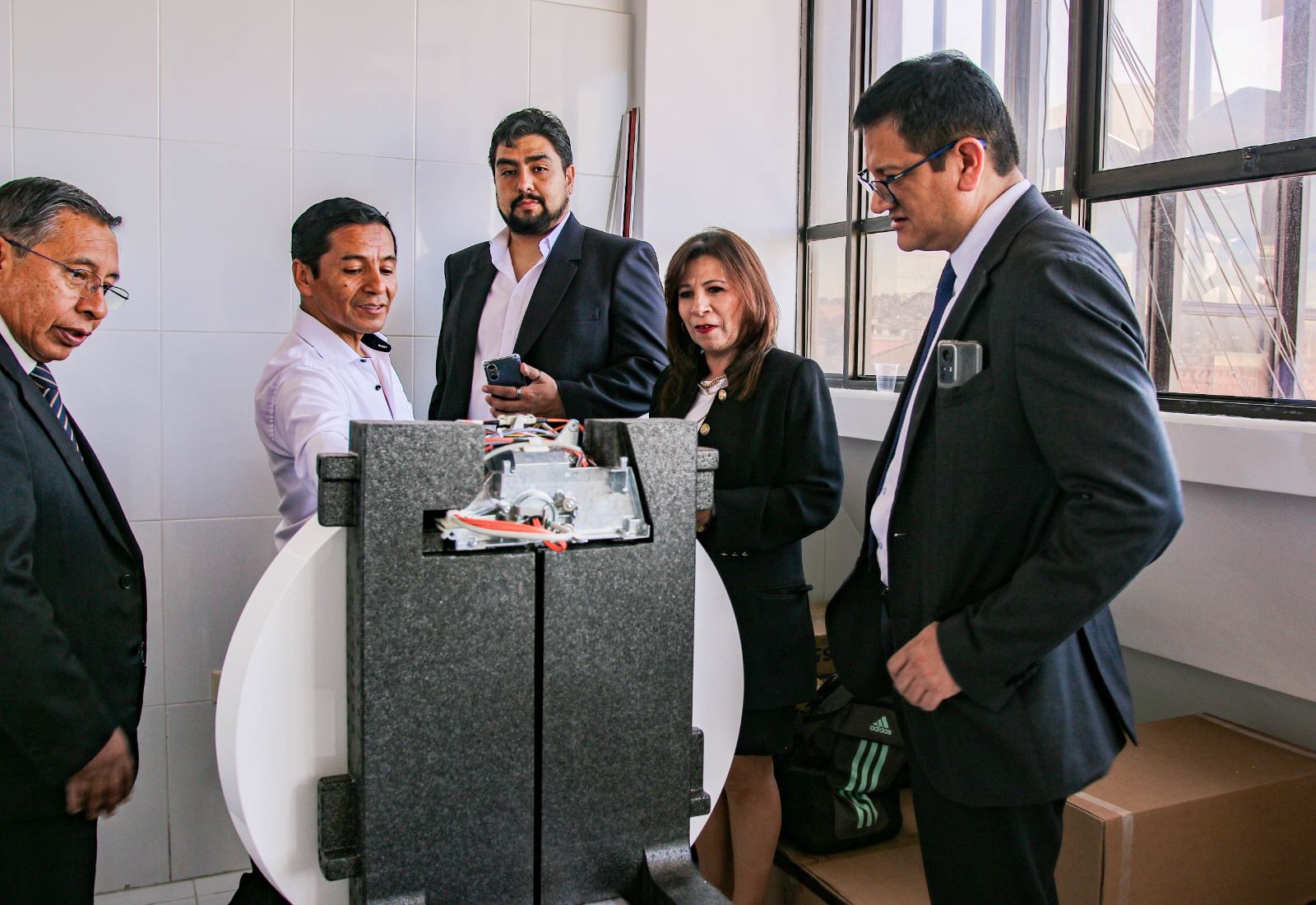 Carrera de Odontología la más equipada de Bolivia - Universidad Mayor ...